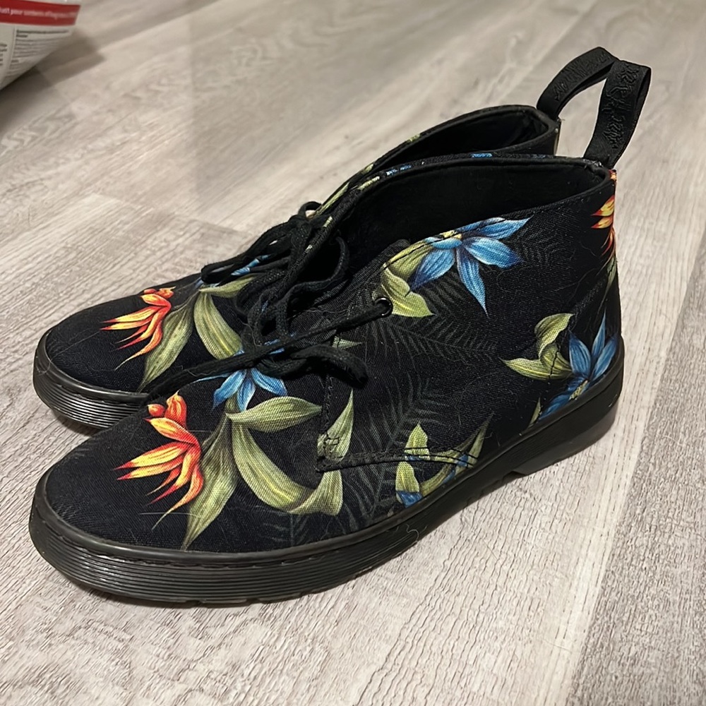 Dr Martens Daytona Black Hawaiian Floral Canvas Ankle… - Gem